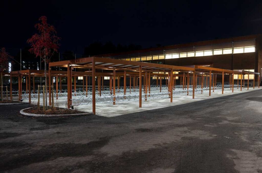 Quattro cykeltak - hållbart och stilrent skydd för cyklar - Blidsbergs